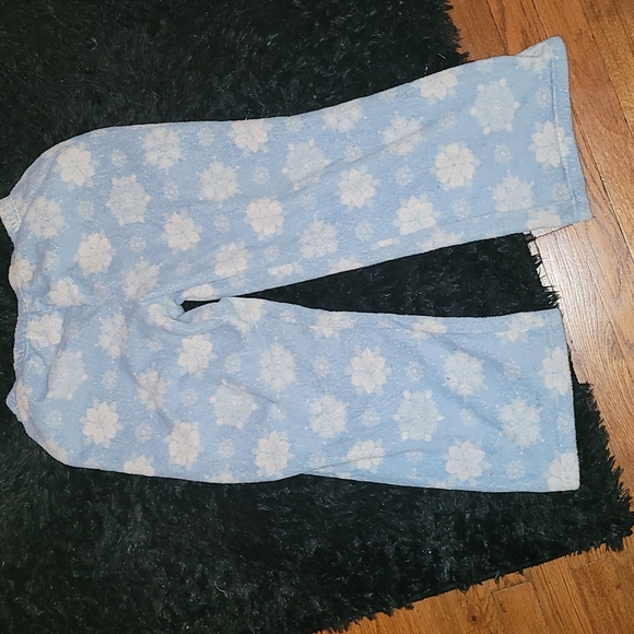 Intimates & Sleepwear | Snowflake Pajama Pants | Poshmark